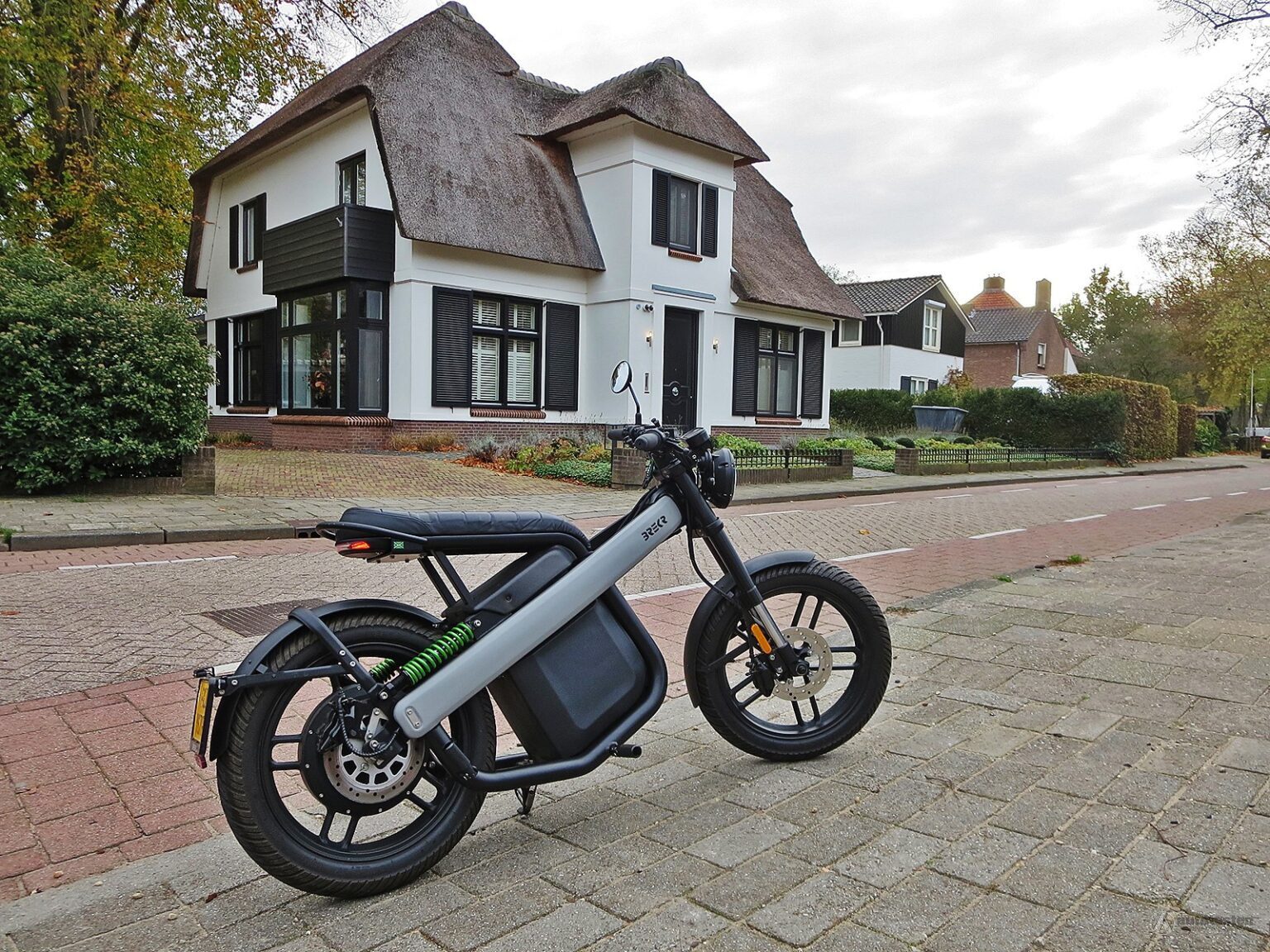 Brekr Model B 2022 – Elektrische brommer test | Autotests | autotesten ...